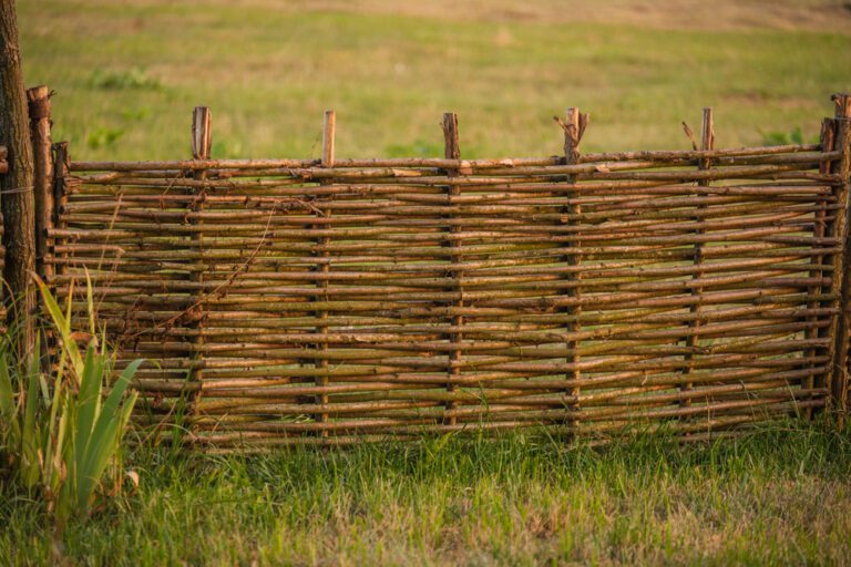 Windproof Fencing Guide - Everything You Need to Know – Postsaver